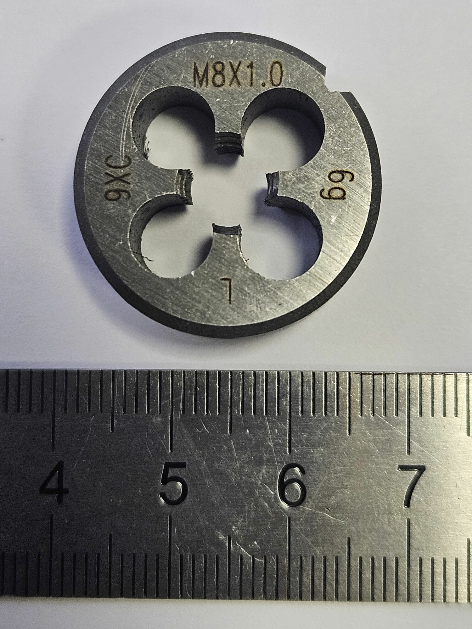 Плашка левая М8х1