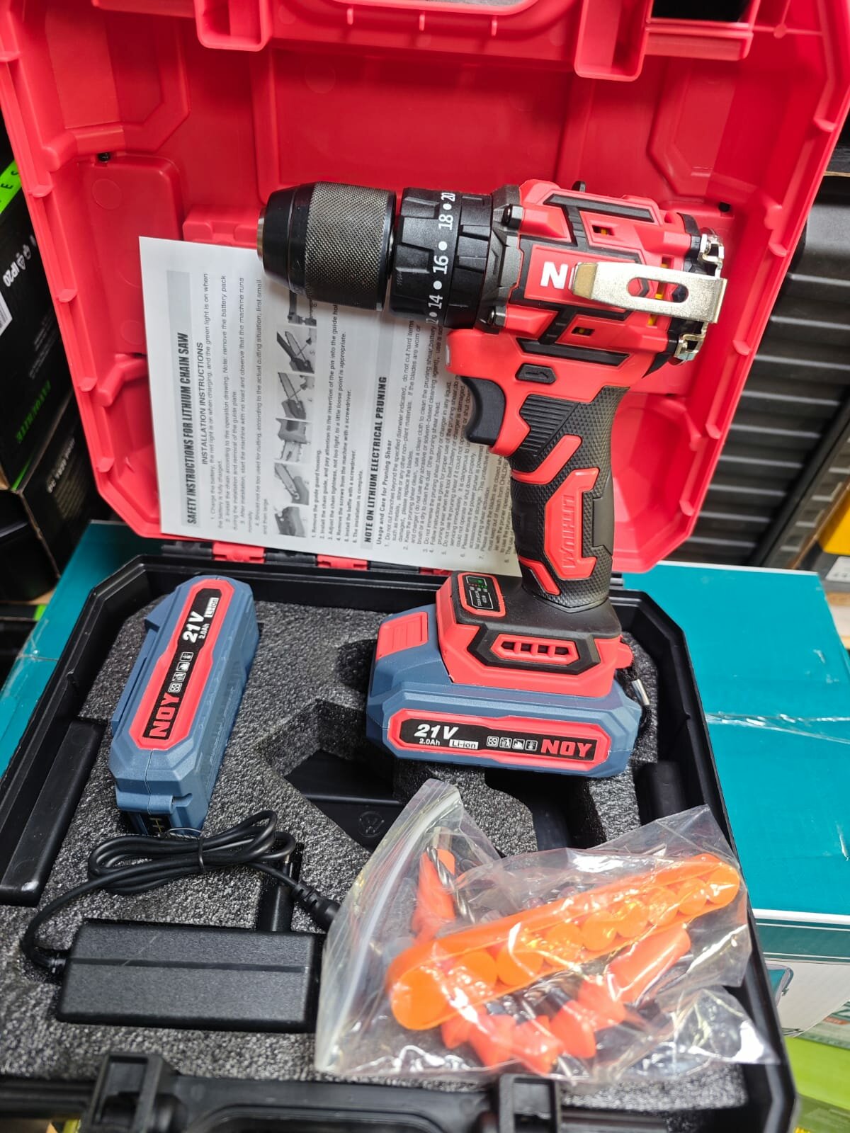 NOY Шуруповерт бесщеточный аккумуляторный, модель TMX-013, 21V 2.0AH / ударный 13мм