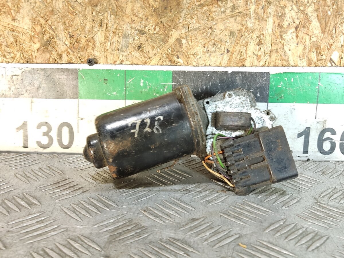 Моторчик стеклоочистителя передний OPEL Omega B 22117137