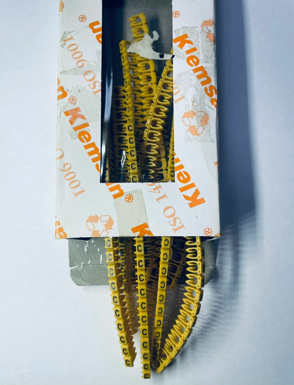 Маркировка кабельная Klemsan KE2 518012, желтая, упаковка 200 шт.