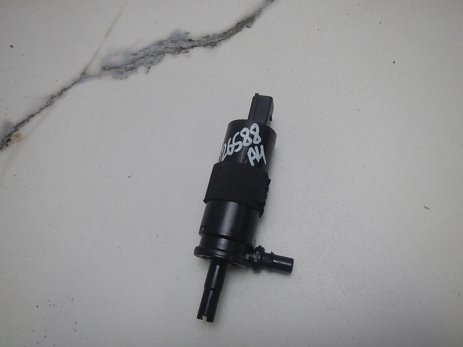 Б/У Насос омывателя фар, Audi (Ауди)-A4 (B9) (15-) AUDI A4 (B9) (15-) Без видимых повреждений. 626588 VAG арт. 8W0955647