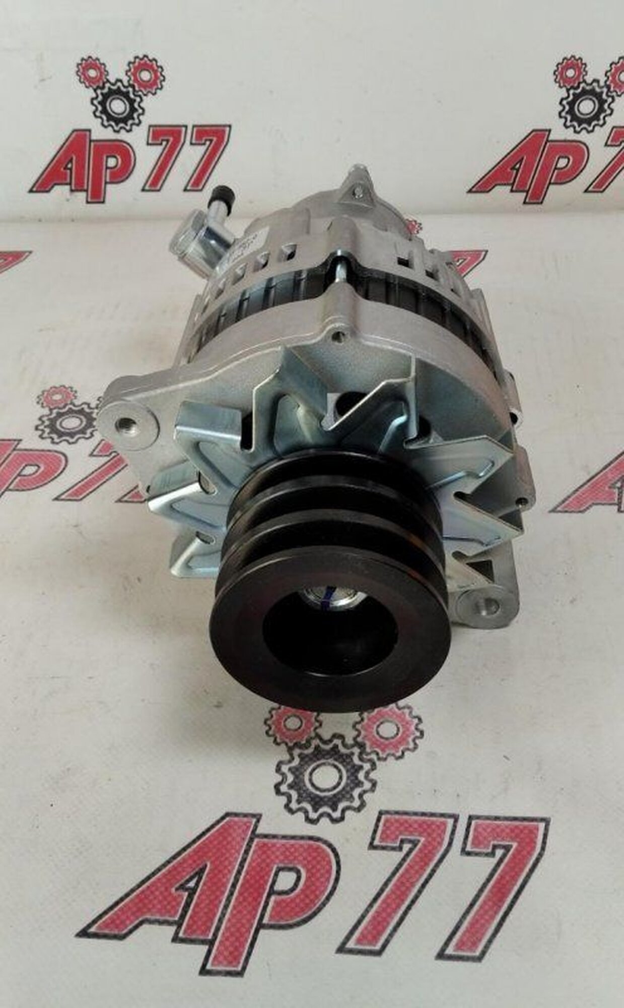 Генератор Isuzu Elf 4HF1 24V 60A 3х руч с вак кругл ф 3 кон 8971865511