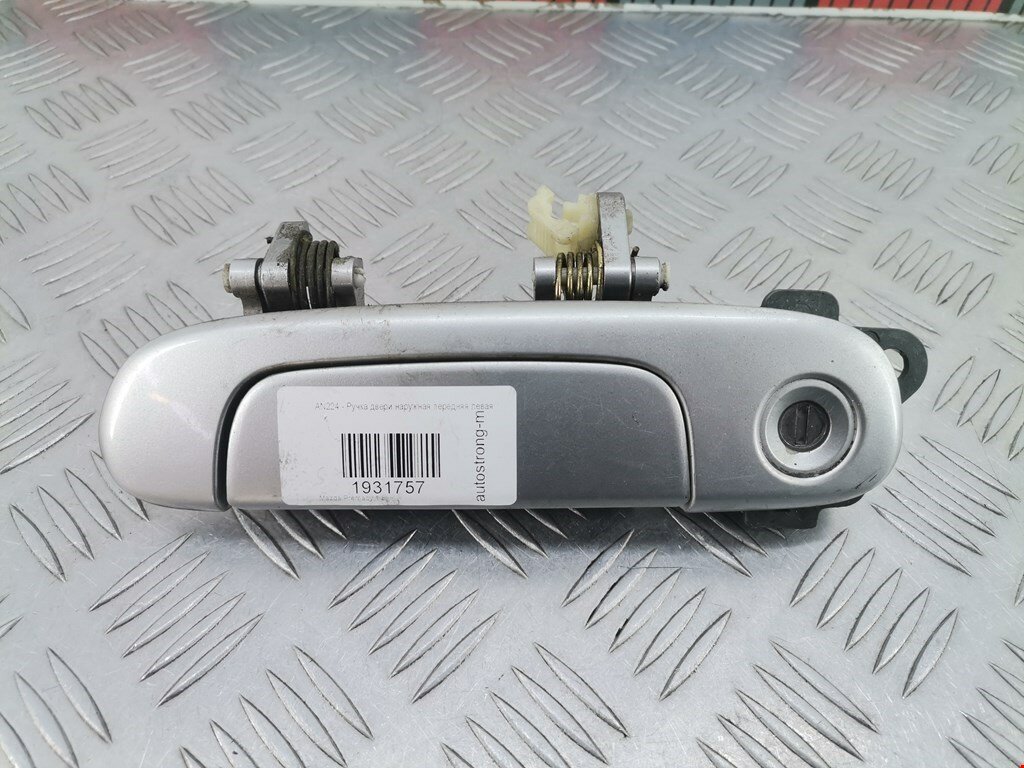 Ручка двери наружная передняя левая Mazda Premacy CB0459410B арт. 1931757