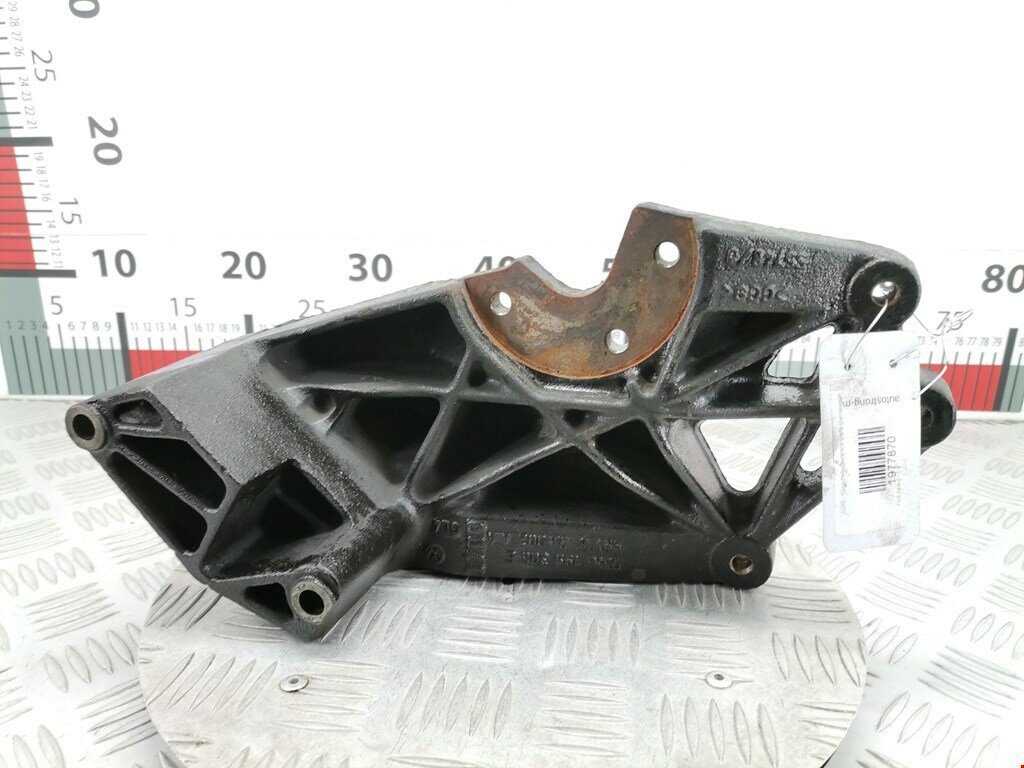 Кронштейн (крепление лапа) двигателя Ford Galaxy 1 7M0199308E арт. 1977870