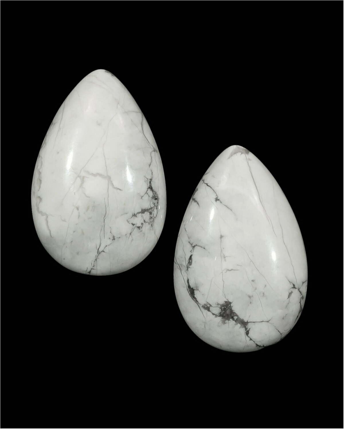 Магнезит (пара), кабошон из минерала, размер: 31х20х5 мм, натуральный камень.