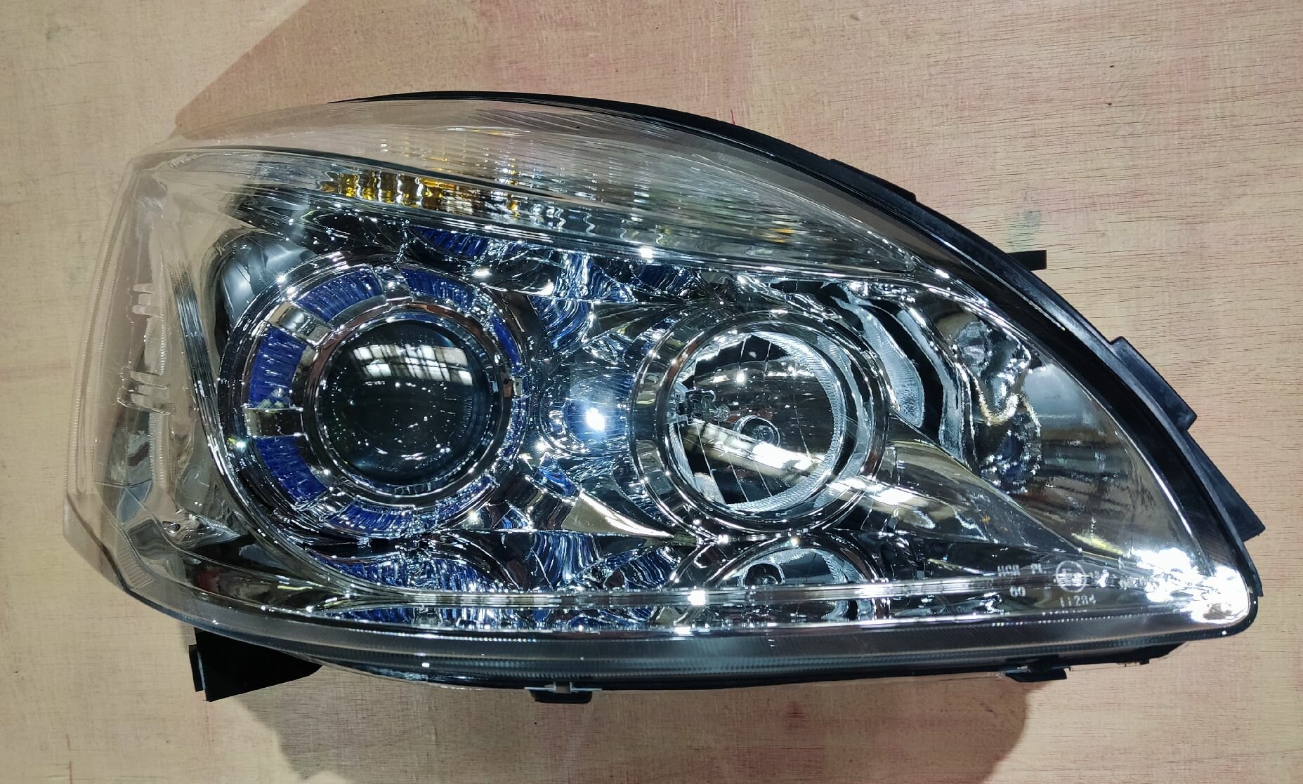 Фара правая (2014+) Geely SC7 [1.8 16V 5MT седан] 1017025071