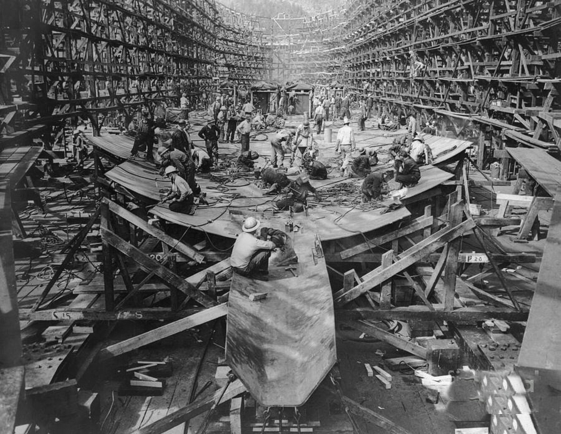 Плакат, постер строительства военного корабля на бумаге, размер 21х30см