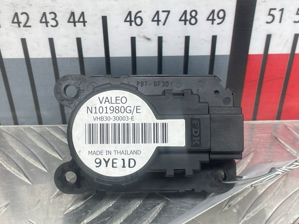 Сервопривод (электропривод моторчик привода) заслонки печки Peugeot 308 T1006419G арт. 2003991