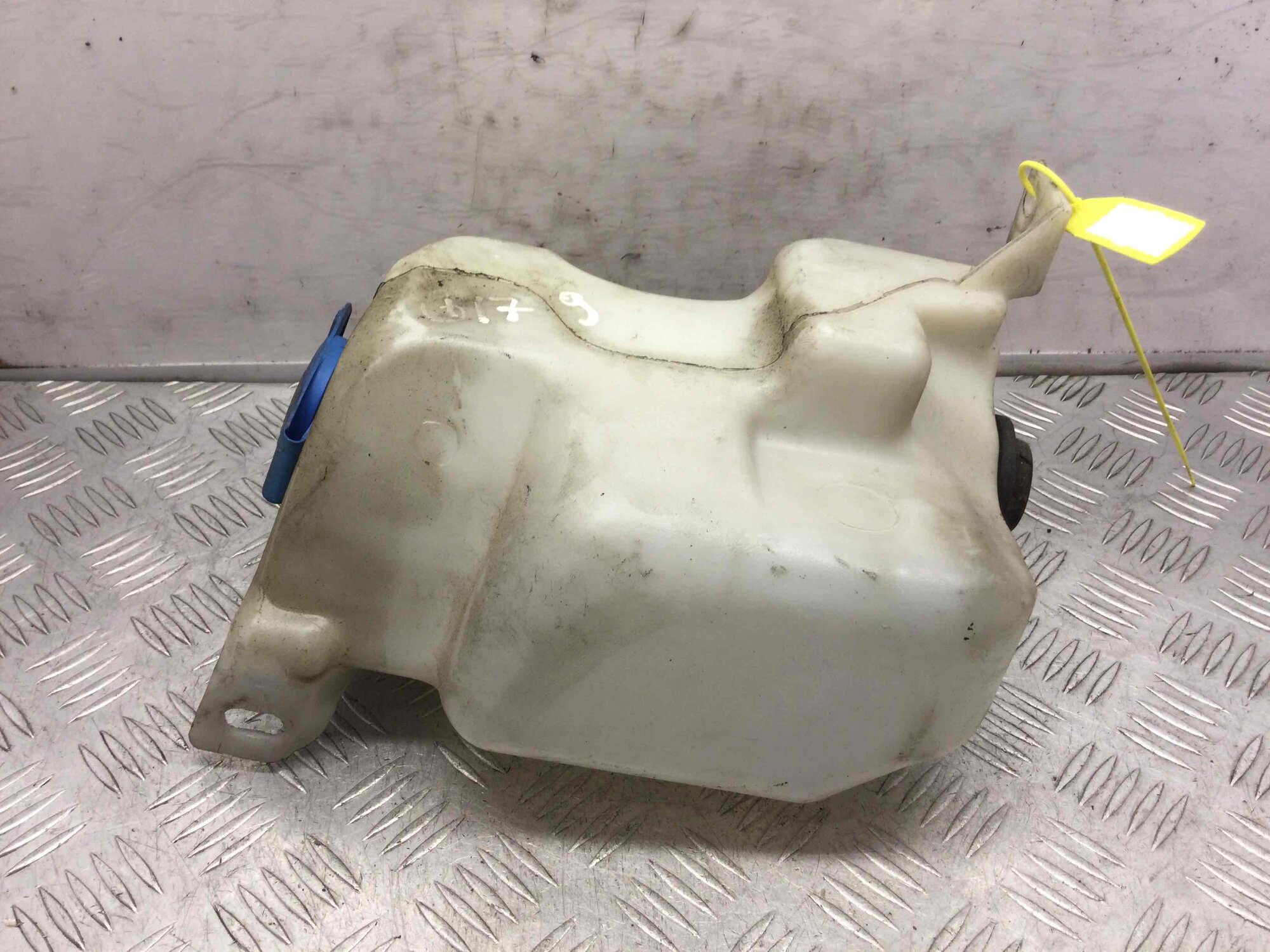 Б/У Бачок омывателя Volkswagen Golf 4 поколение (1997-2004) 2004 г.