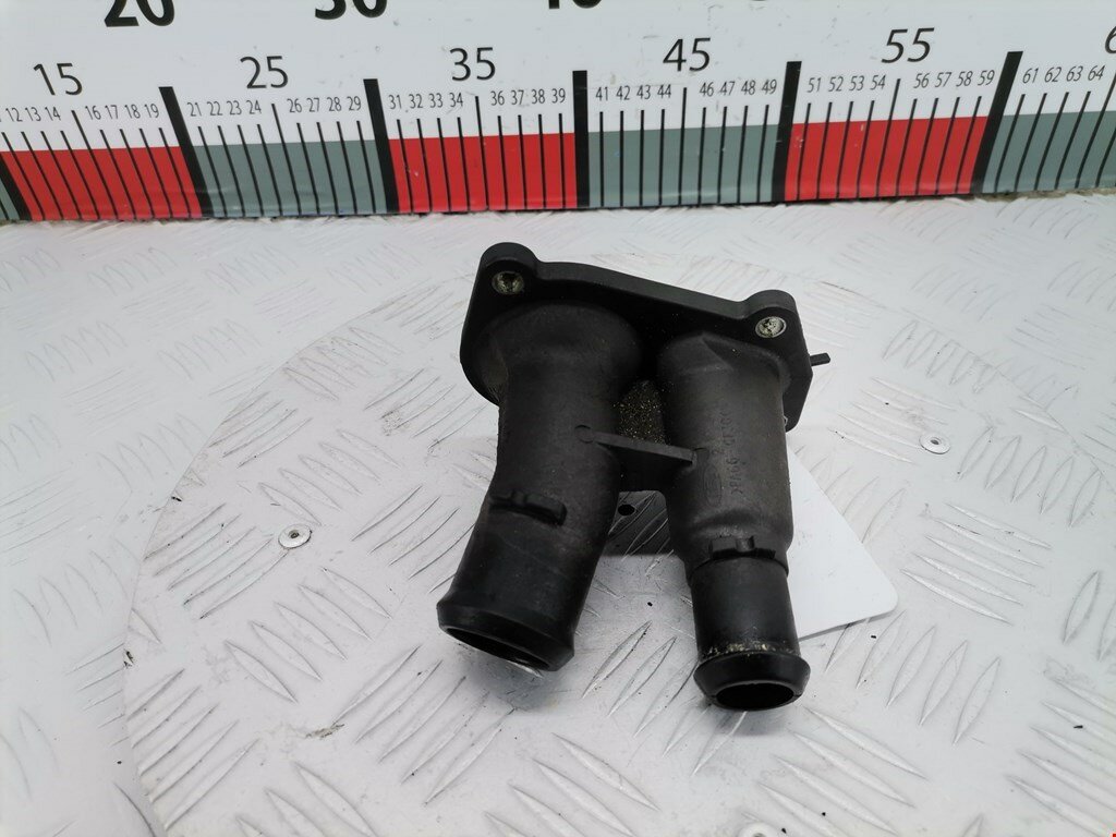 Корпус термостата Ford Focus 1 98MM9K478DB арт. 1727198