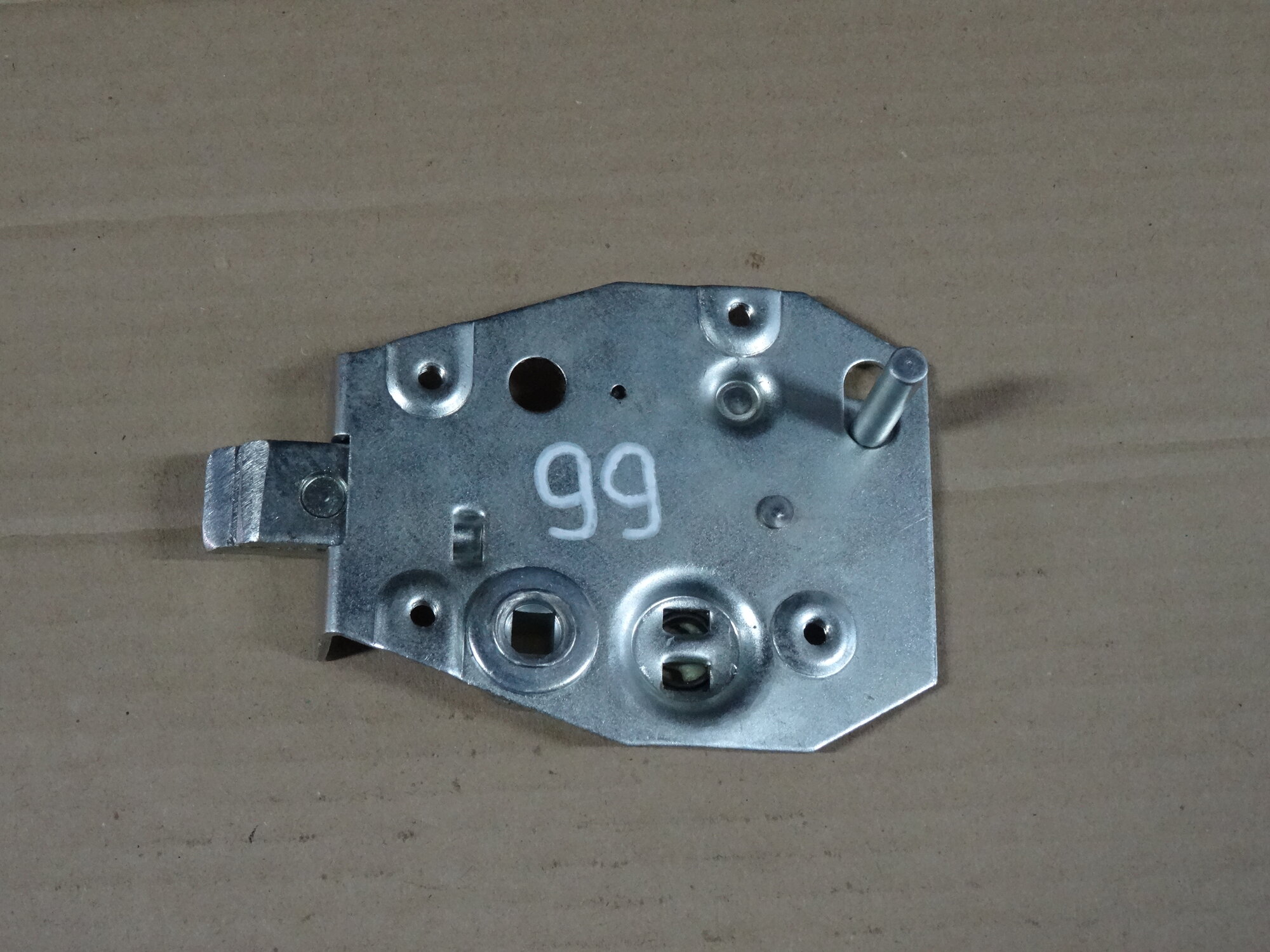 Замок двери правый МК МТЗ