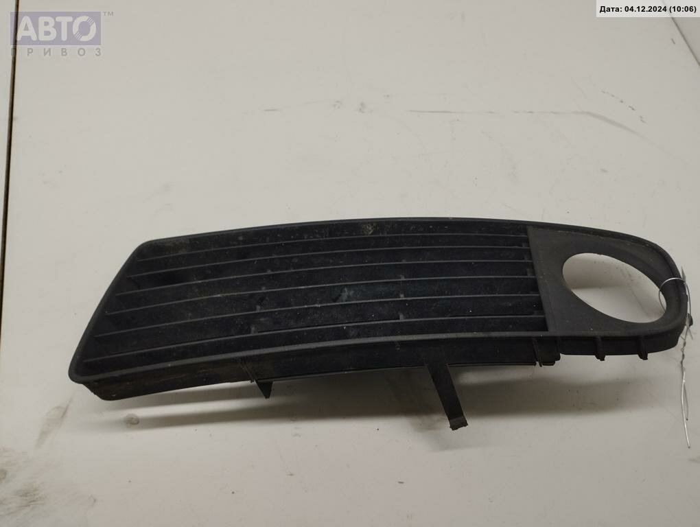 Решетка (заглушка) в бампер Audi A6 C5 (1997-2005)