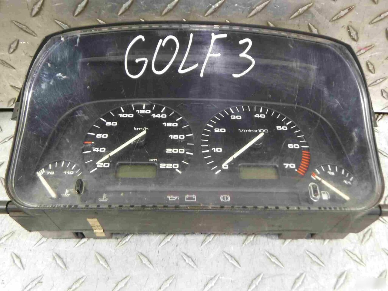 Панель приборов Volkswagen Golf Mk3 (1991—2000) 1H6919033E