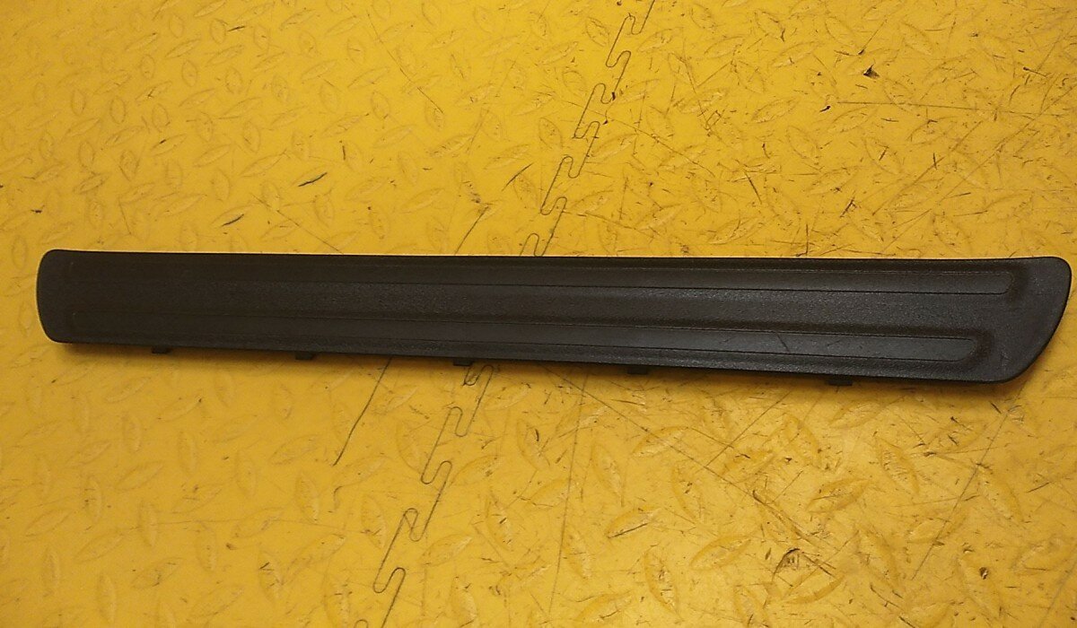 Накладка порога (внутренняя) Q7 (4L) Audi 4L0853793