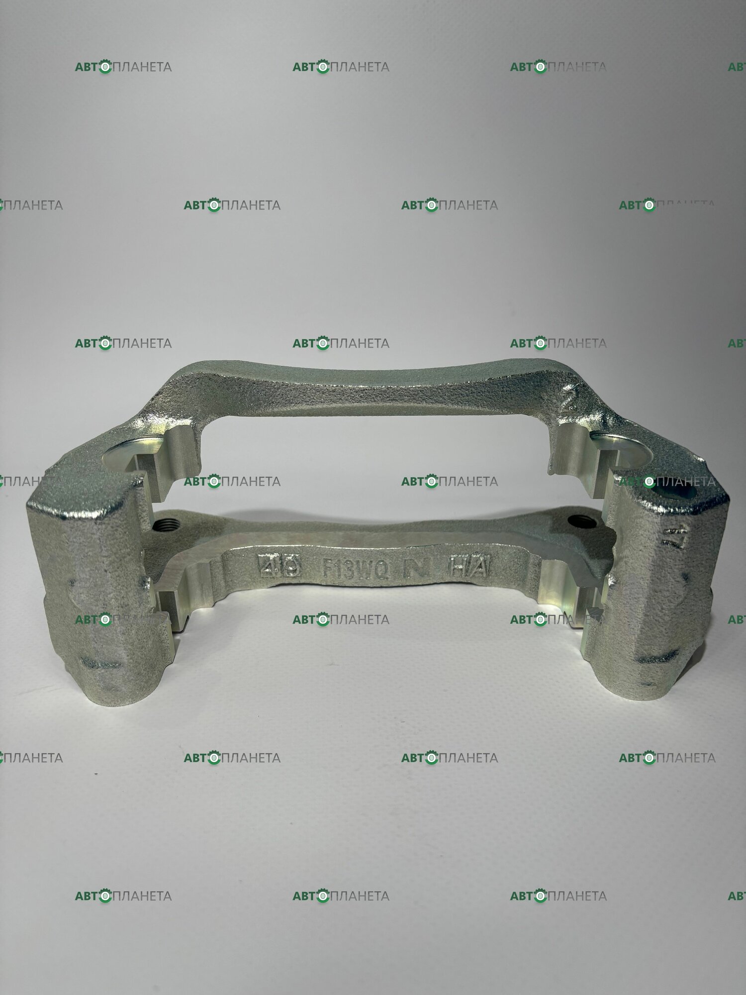 Скоба тормозного суппорта Оригинал Mitsubishi 4605C063