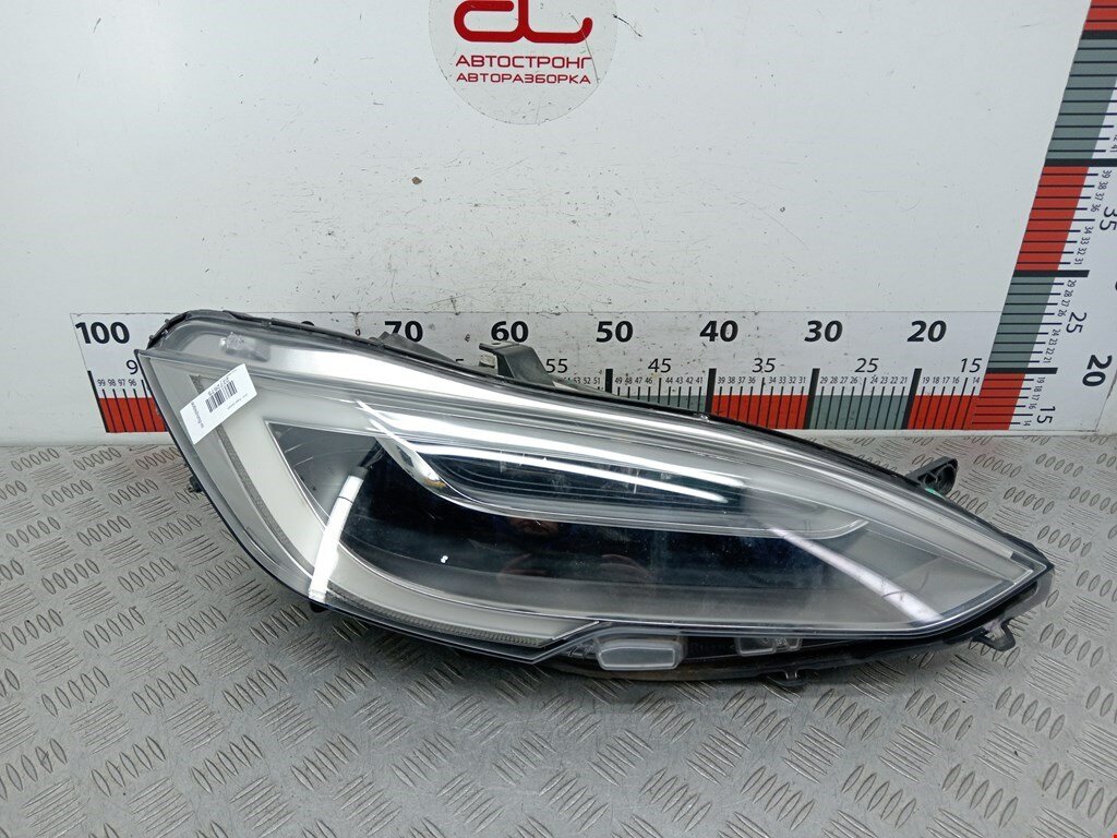 Фара правая Tesla Model S 106504800B арт. 2272675