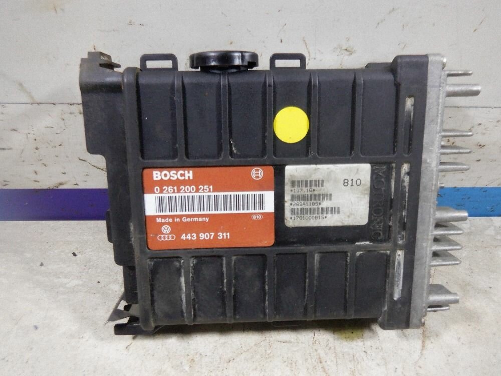 Блок управления двигателем Audi 80 B3 443907311