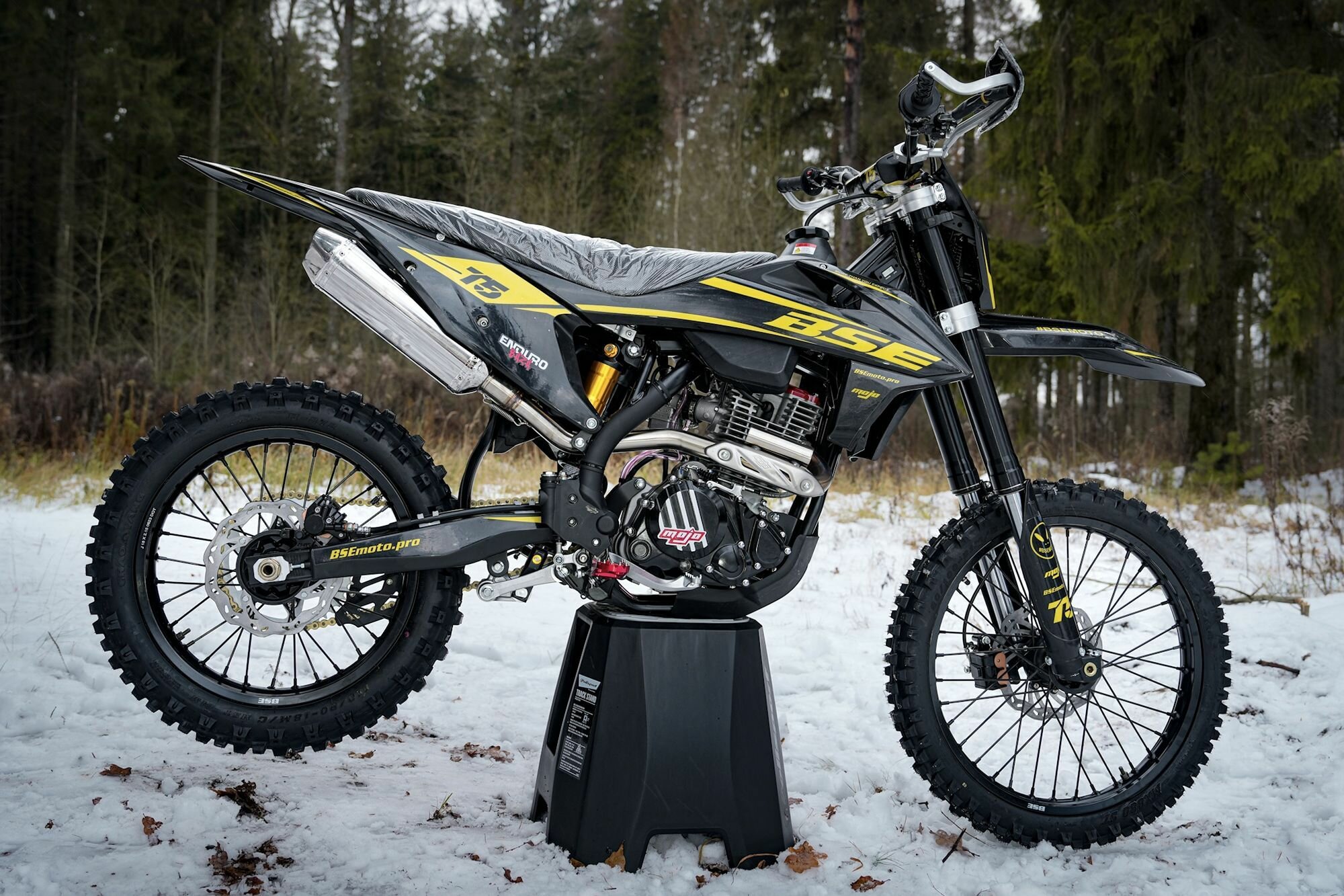 Наклейки BSE T5 Black Twister BSE T5