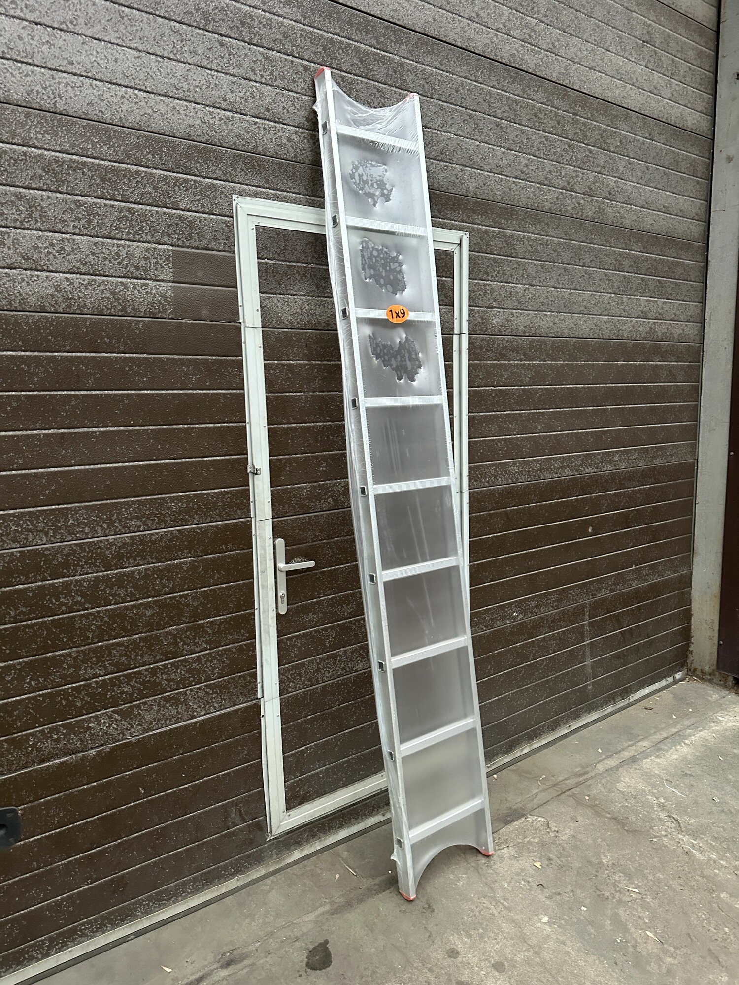 Алюминиевая приставная лестница Sarayli 1х9 (2,50 м) 9 ступ.