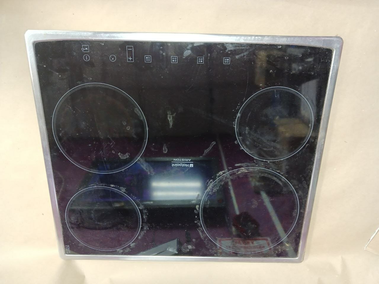 Стекло варочной поверхности Ariston 572×502