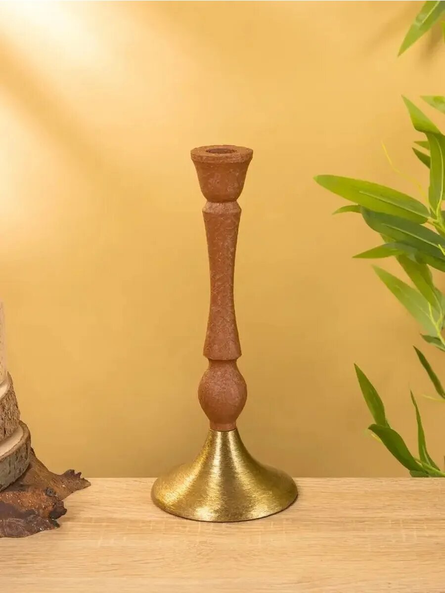 Стильный напольный подсвечник для свечи