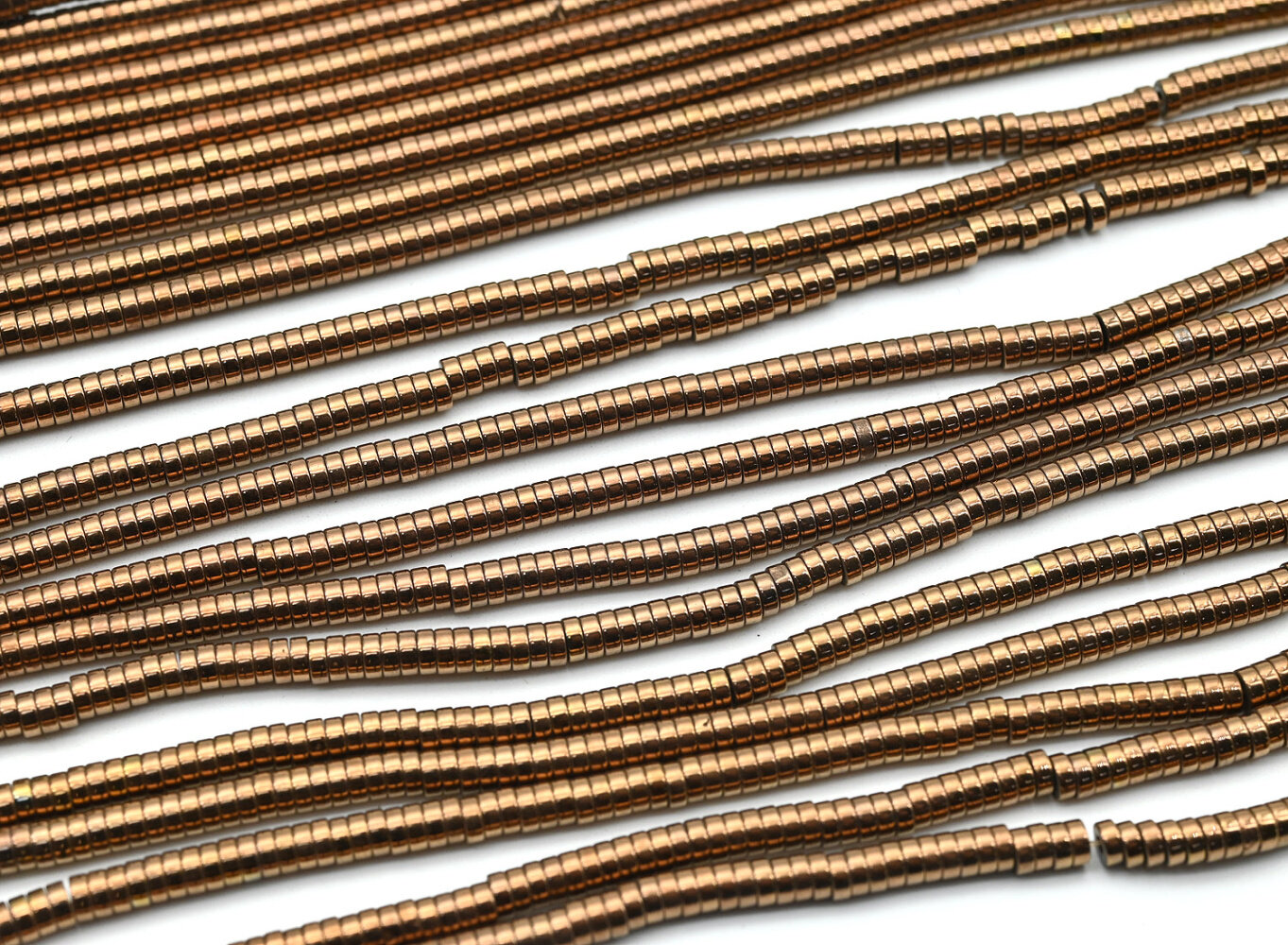 Бусины из гематита диск 3*1мм цв. медный, 40см, 335 бусин .