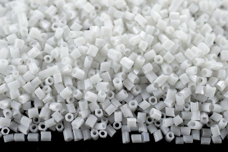 Бисер китайский рубка Астра, размер 11/0, цвет 0041 белый, непрозрачный, 20г