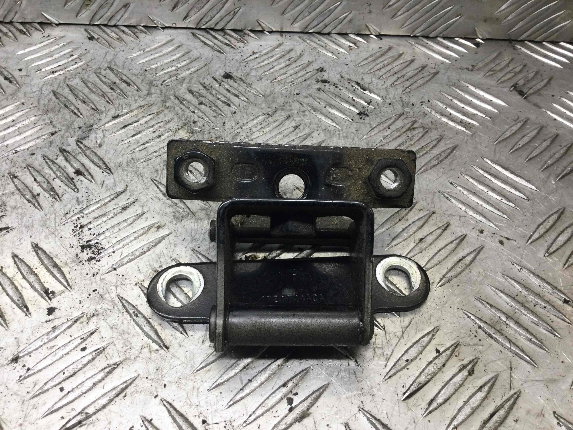 Б/У Петля крышки багажника Chrysler PTCruiser PT Cruiser (PT) 2000 - 2010 2001 г.