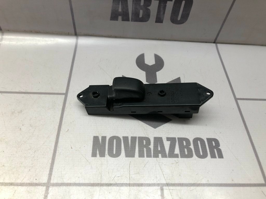 Кнопка стеклоподъемника Mitsubishi Lancer CB 92-00