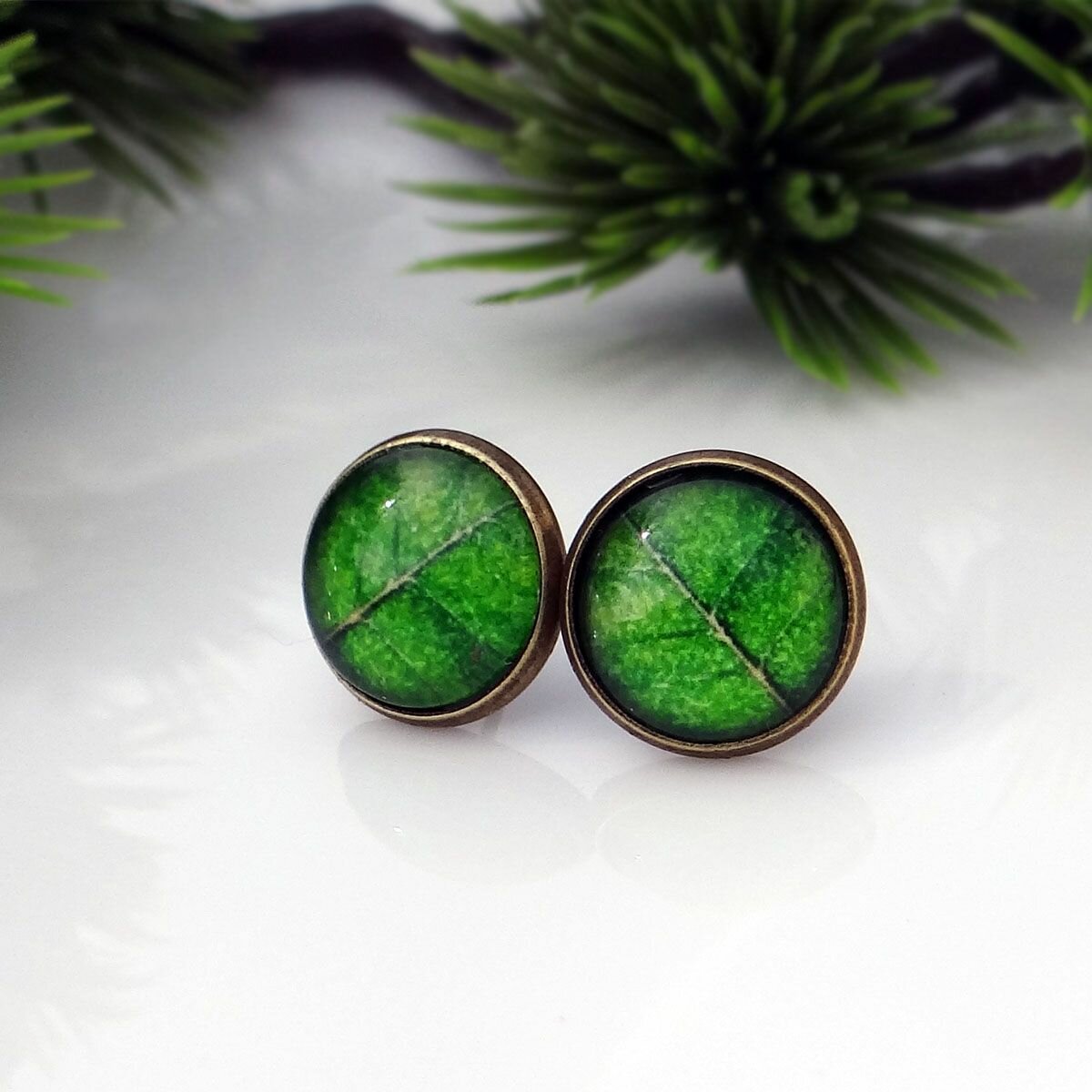 Серьги пусеты, стекло