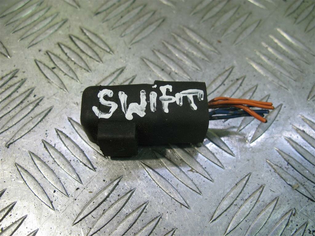 Реле Б/У для SUZUKI SWIFT III (2004—2011) 0587004000