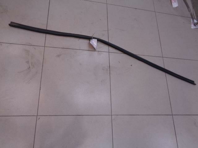 Уплотнитель (наружный) от Renault Duster 2010>