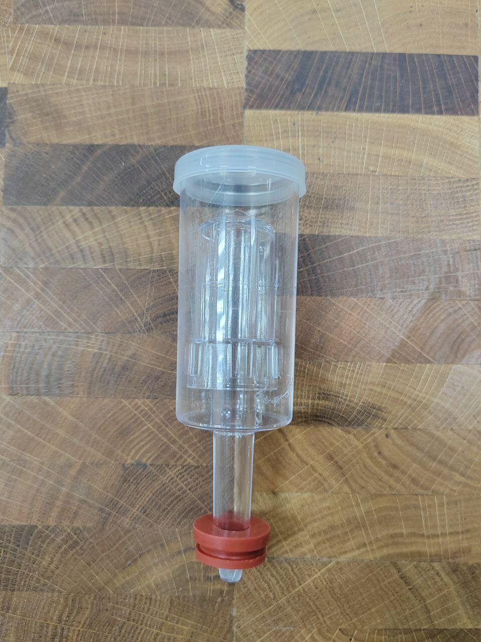 Гидрозатвор трехсекционный с уплотнительной резинкой, 1 штука.