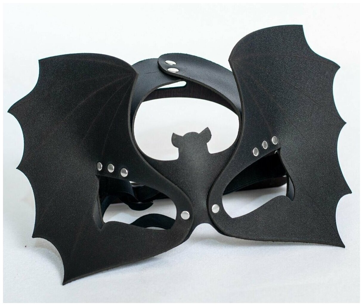 Черная кожаная маска на глаза Летучая мышь