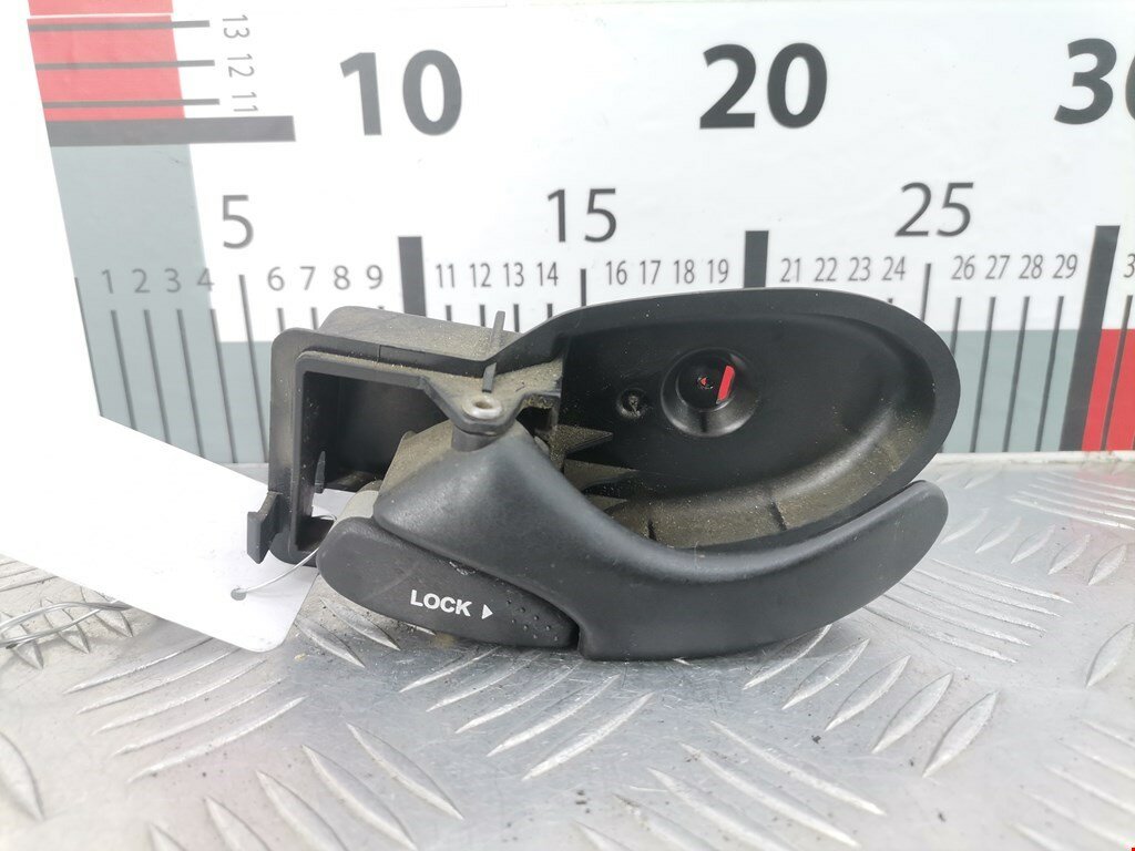Ручка двери внутренняя задняя левая Ford Focus 1 XS41A22601AK арт. 1882085