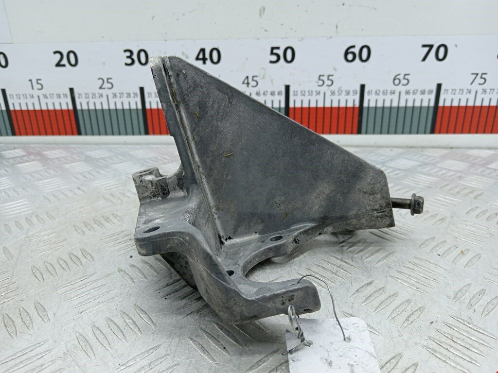Кронштейн генератора Subaru Legacy 2 (BD/BG) арт. 2044946