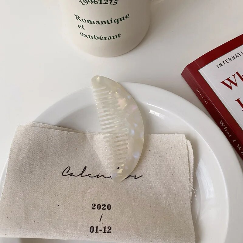 Мраморная антистатическая расческа из ацетата white