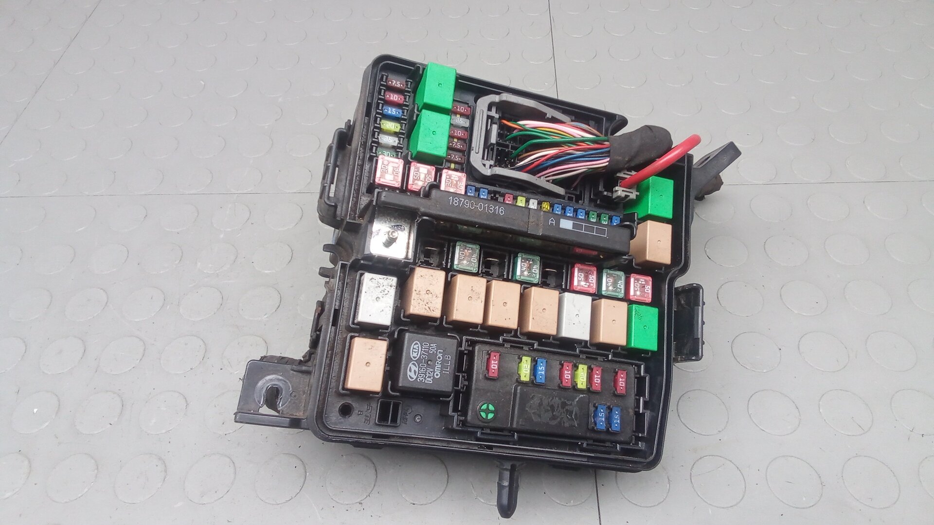 Блок предохранителей HYUNDAI SANTA FE 3