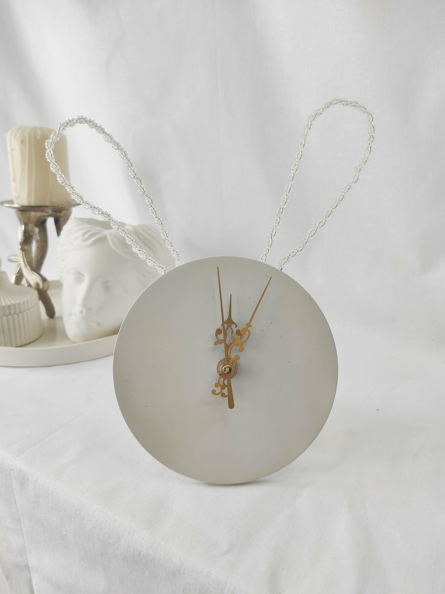 Часы Зайчик с ушками гипсовые Белые