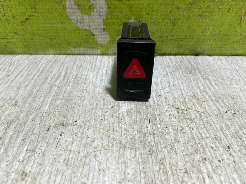 Кнопка аварийной сигнализации VW Passat B5 96-00