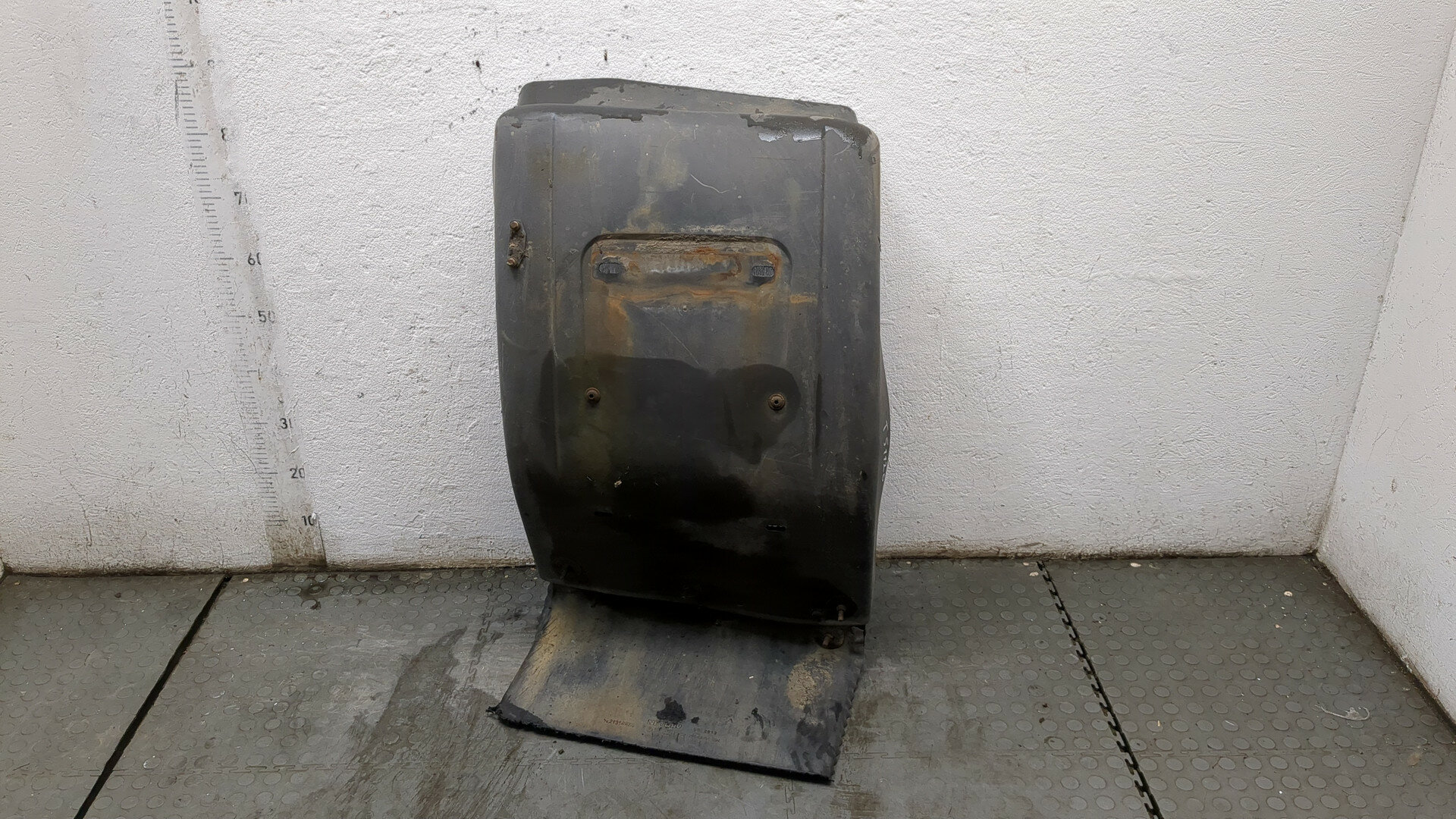 Крыло правое переднее Volvo FL Б/У