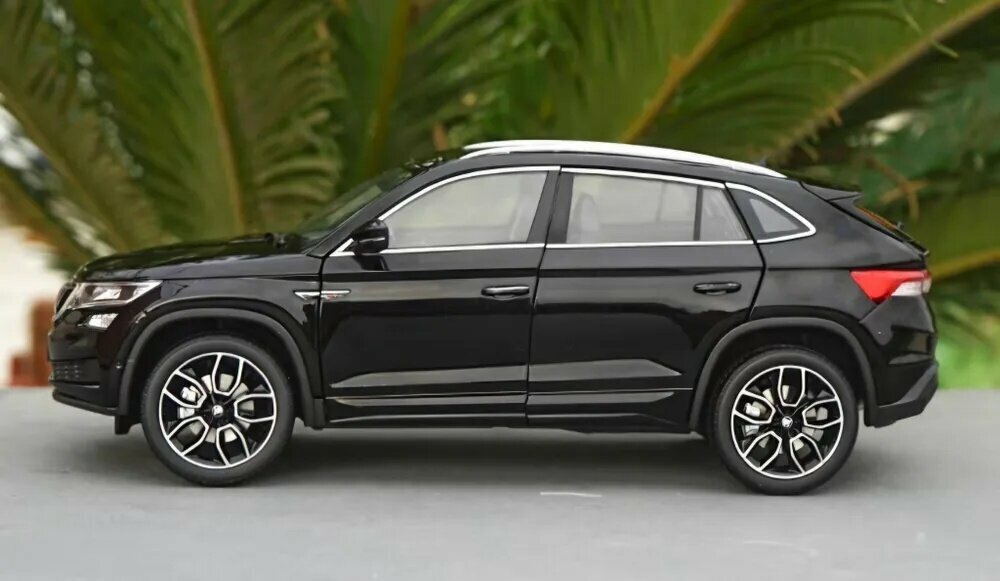 Масштабная модель Skoda KODIAQ GT/1:18/ цвет чёрный
