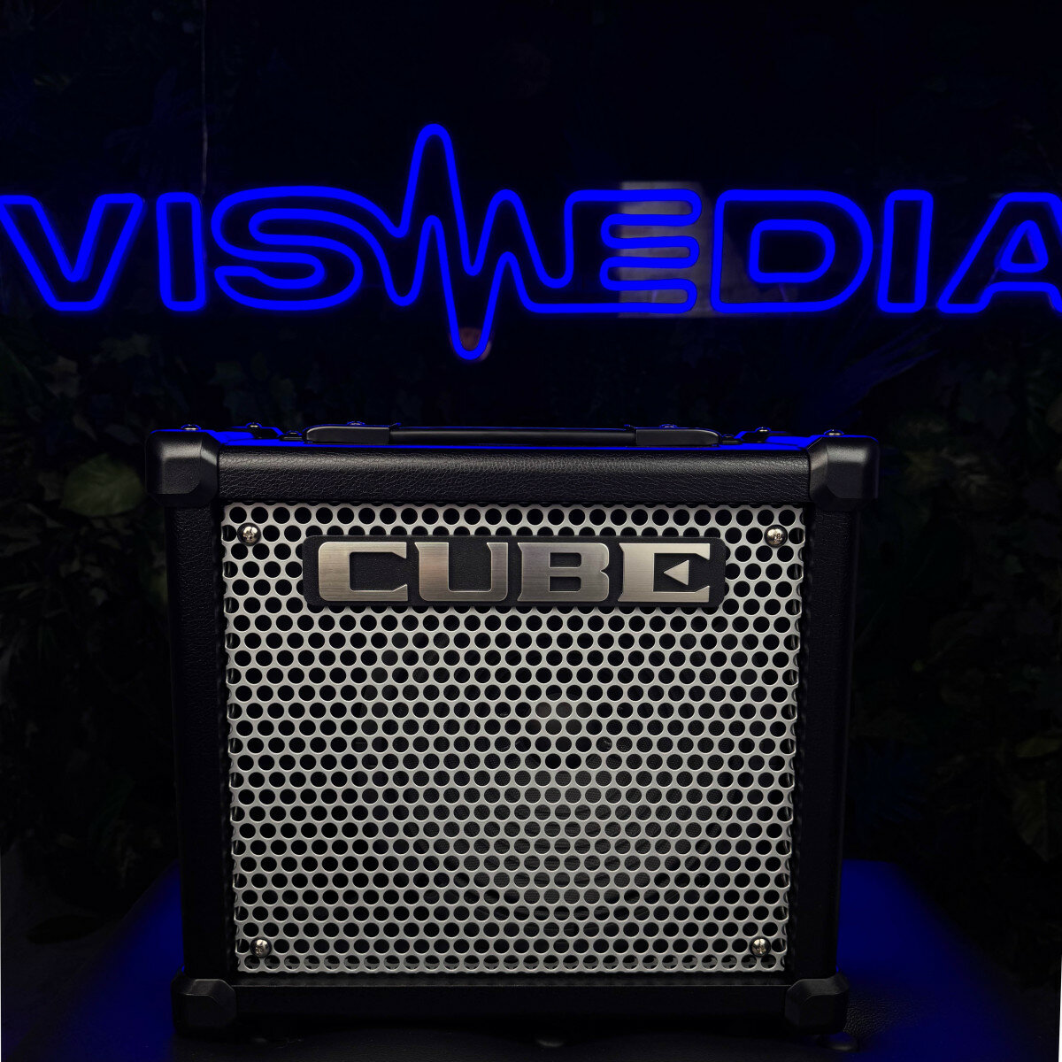 Комбоусилитель Roland "CUBE-10GX", дерево, встроенные эффекты, портативный