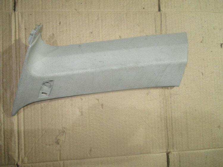 Облицовка стойки задней верхняя правая 4M51N31010ADW Форд Фокус 2 Универсал