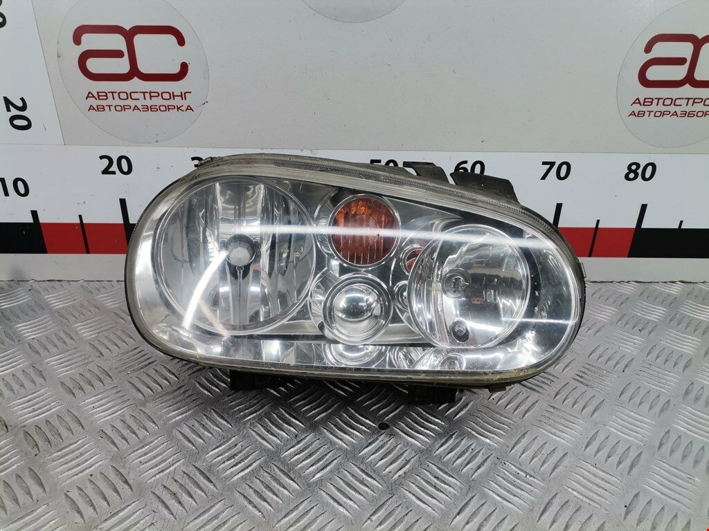 Фара правая Volkswagen Golf 4 1J0941018B арт. 1927782