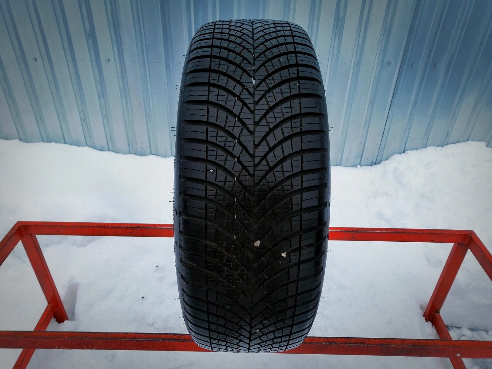 Автошина Б/У 235/55 R17 Goodyear Vector 4Seasons Gen-3