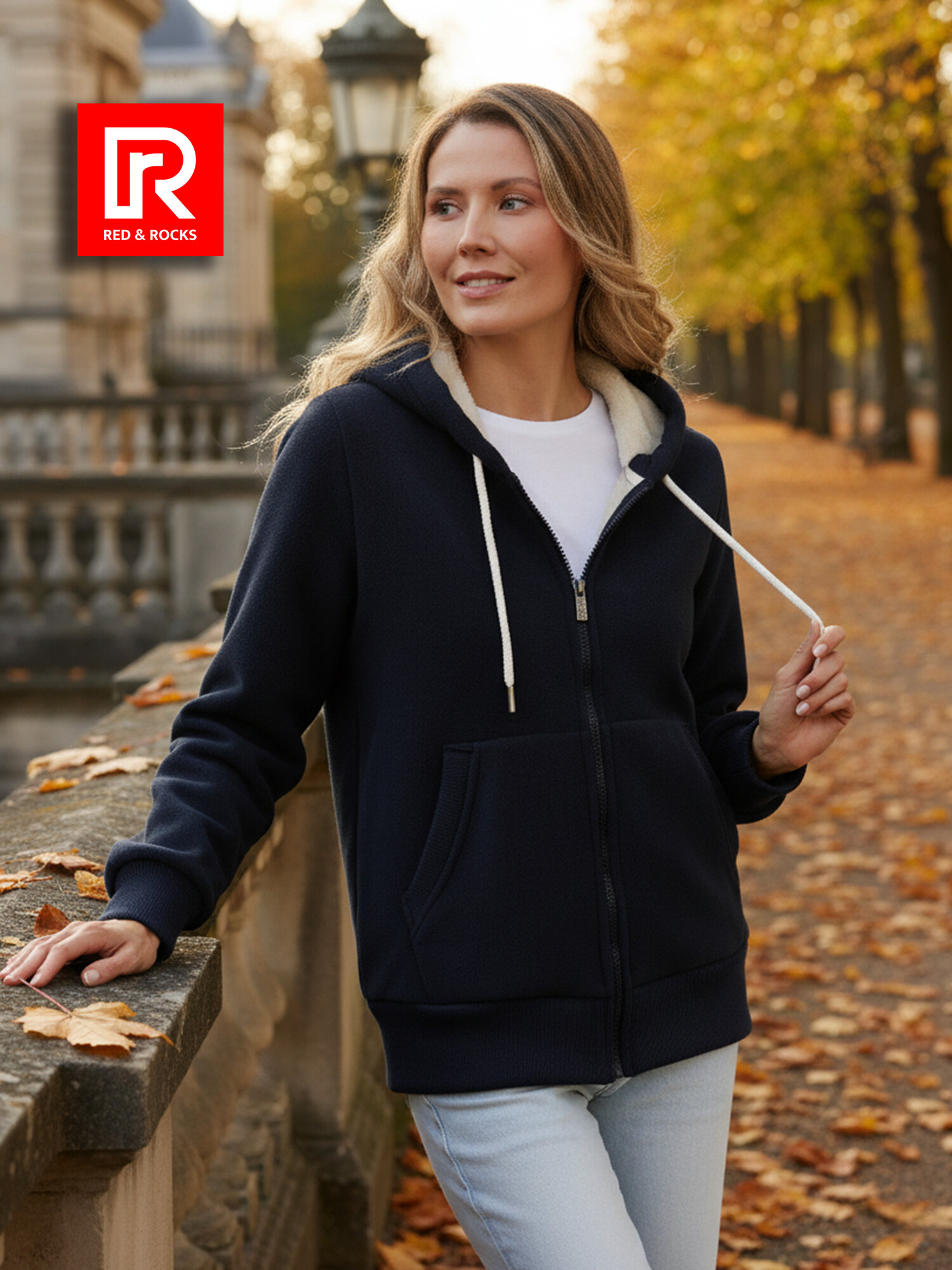 Толстовка спортивная