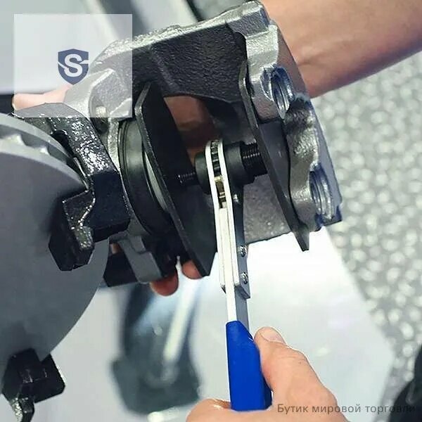 Приспособление для разведения тормозных колодок с трещоткой Car-Tool CT-U0001