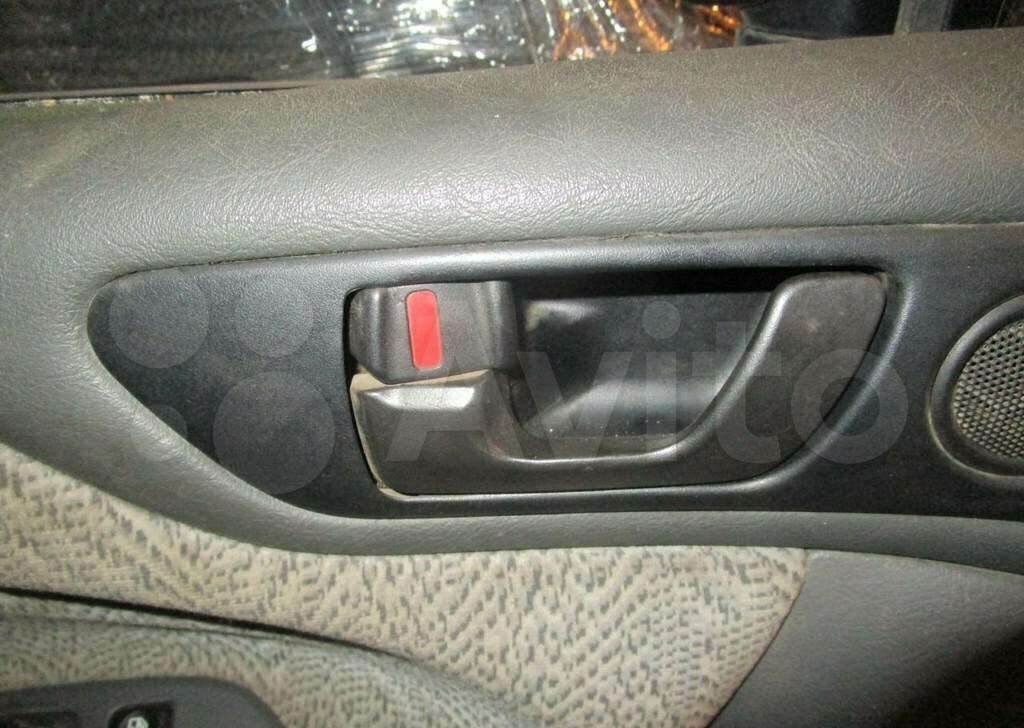 Ручка внутренняя двери передней левой Mitsubishi Space Wagon 3 2000