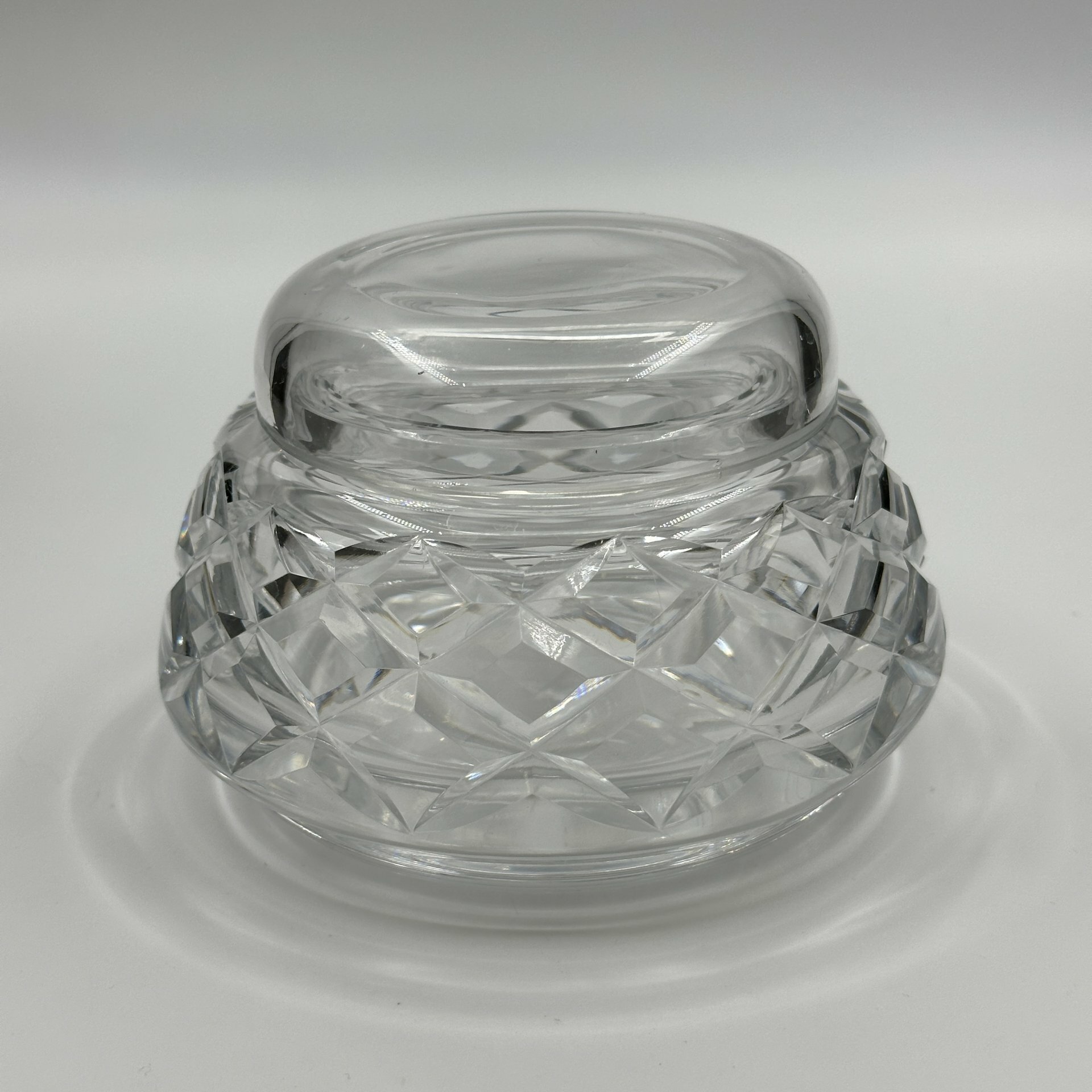 Бонбоньерка с геометрическим декором, хрусталь, алмазная грань, Европа, 1960-1990 гг.